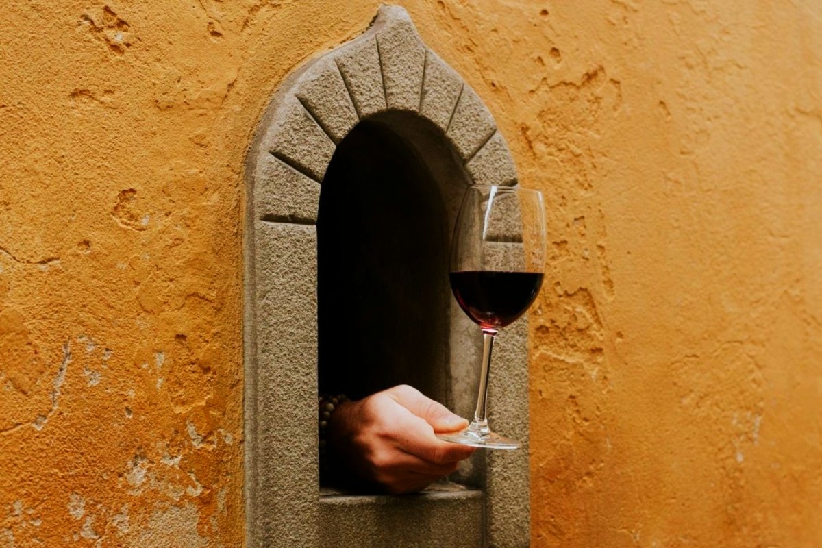 Wine Windows: There are three in Buenos Aires Ring the bell!