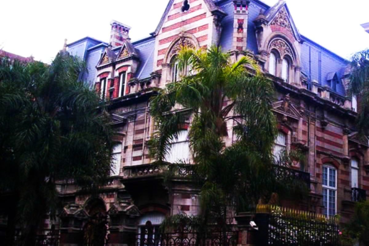 La Casa Fantasma de Recoleta, el Palacio del siglo XIX que nunca vas a ...