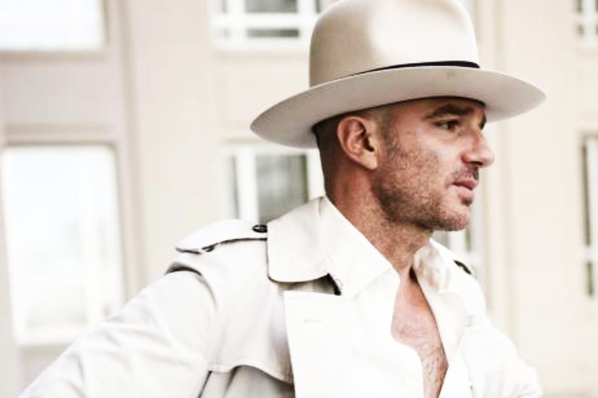 Alan Faena abrió el placard y puso a la venta su ropa en este local de ...