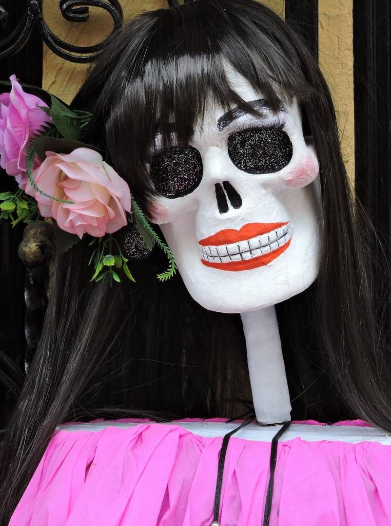 Celebrate the Day of the Dead in Buenos Aires: A traditional market ...