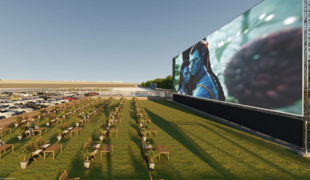 Cinemacar, el autocine con la pantalla más grande de Europa