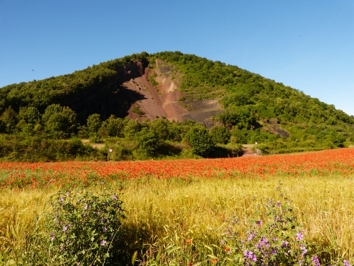 El Croscat, la última erupción de un volcán en Catalunya