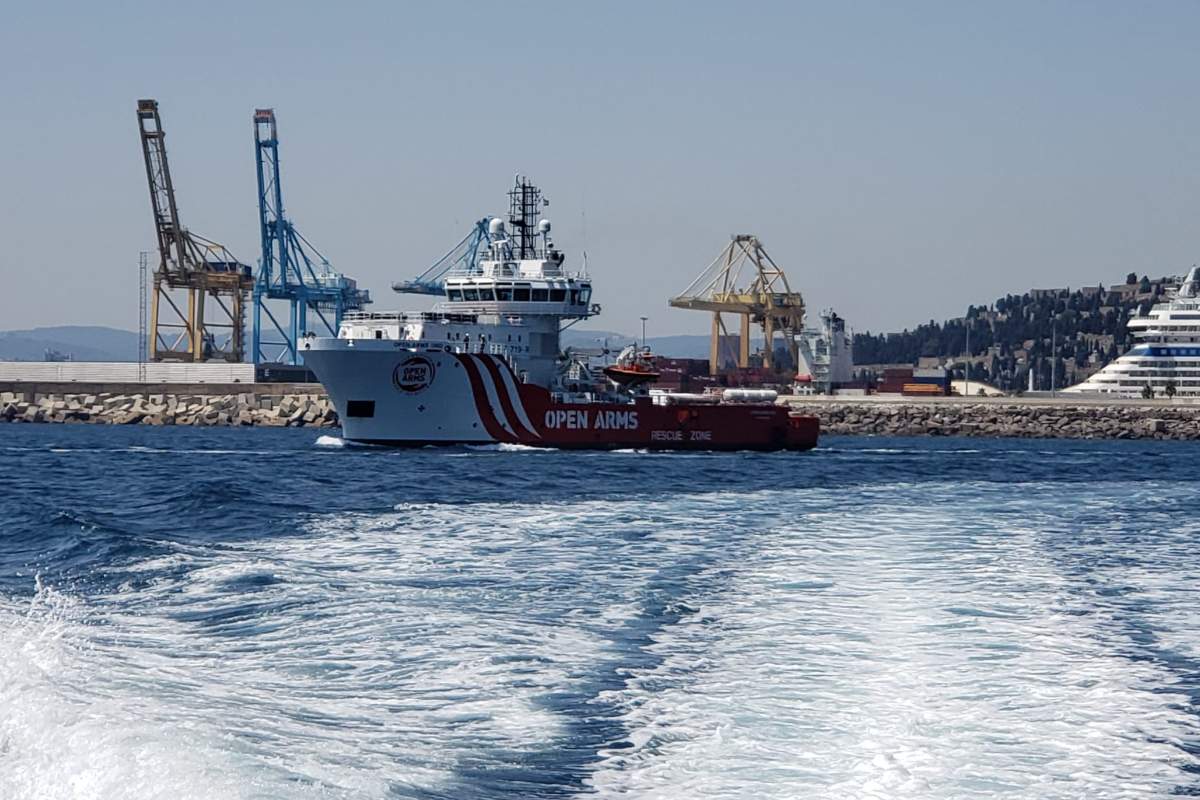 Open Arms Uno zarpa rumbo a su primera misión humanitaria