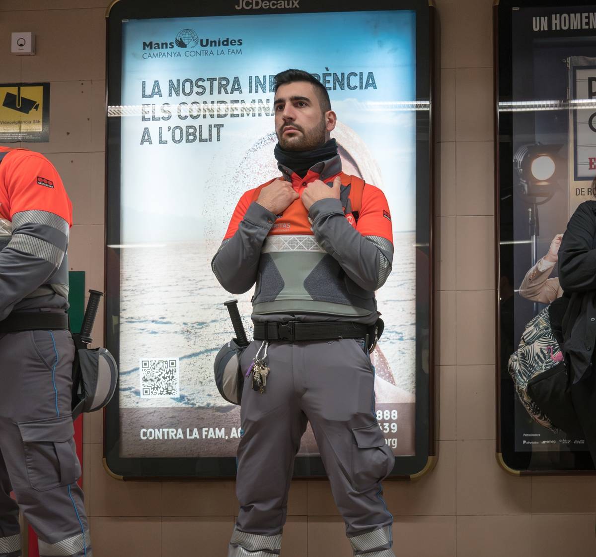 Indefinite strike by subway security guards after aggression against a ...