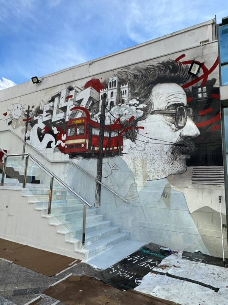 Un mural gigante de "El 47" rinde homenaje a la lucha de Manolo Vital