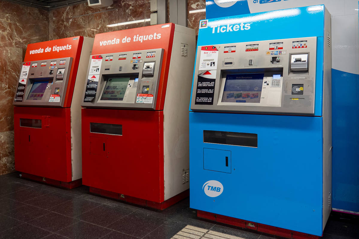 New machines for Barcelona metro tickets: it will be possible to pay ...