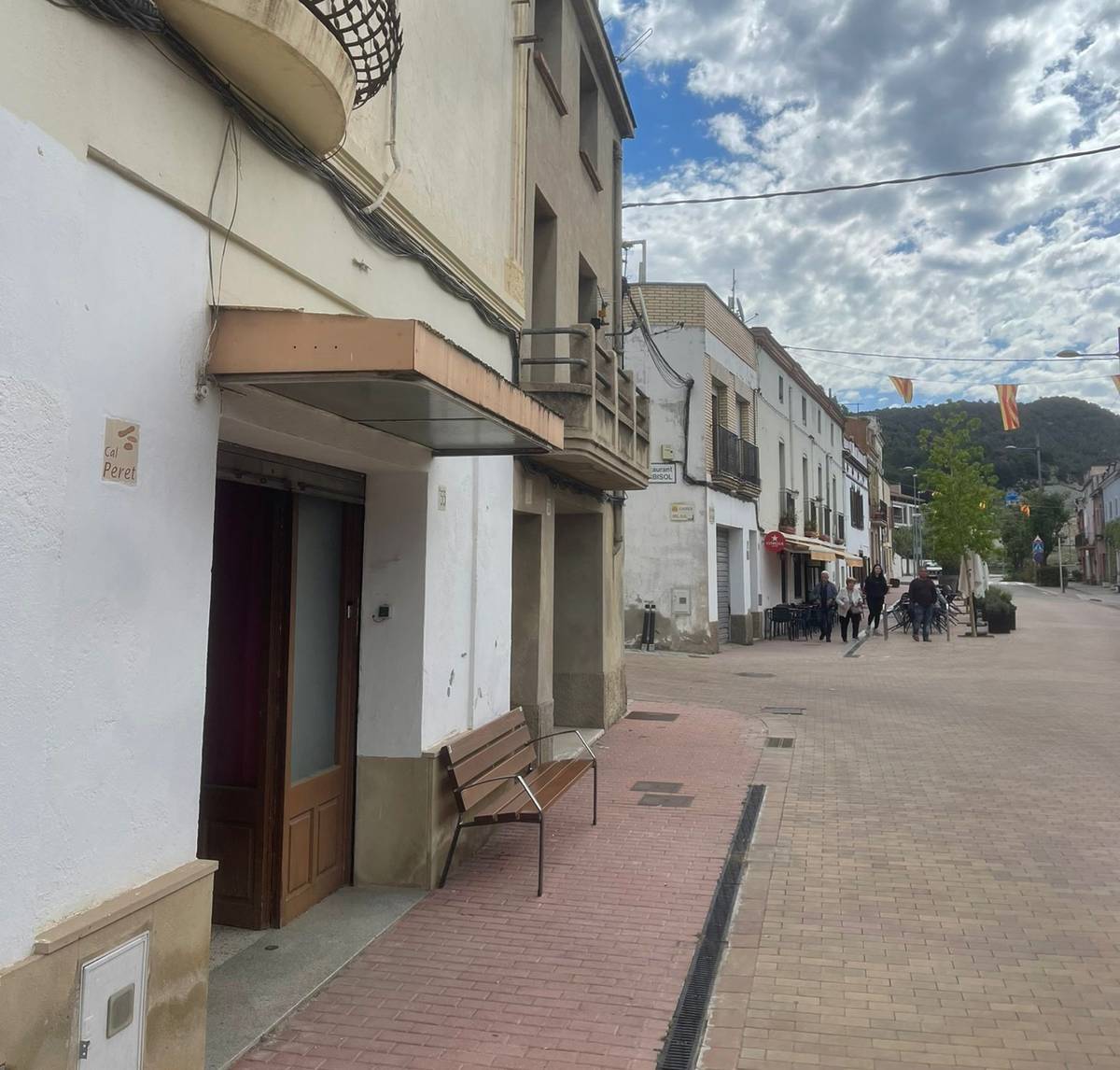 Free housing and 15,000 euros to "repopulate" this town in Barcelona ...