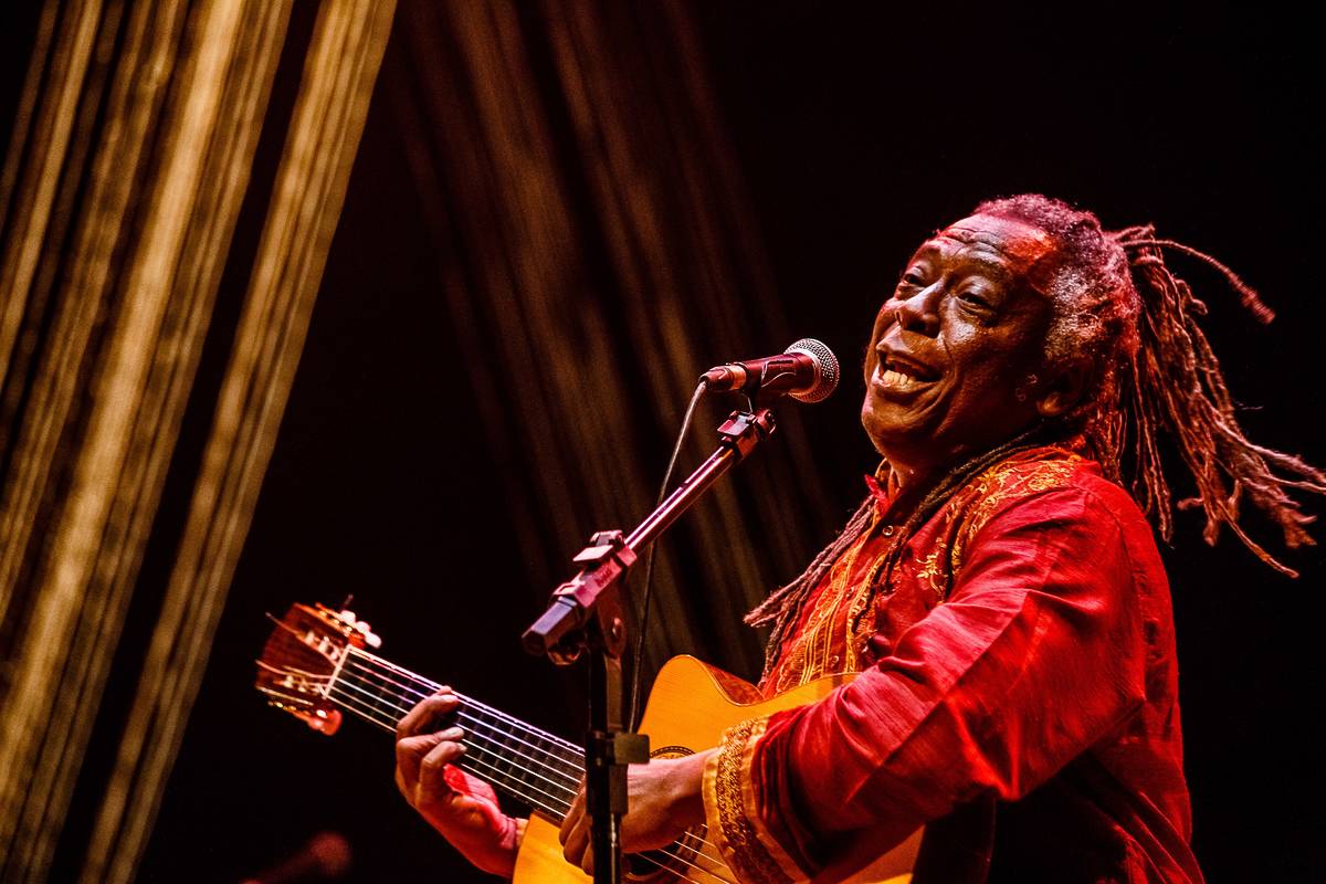 Folia de Reis encerra o Natal na Praça da Liberdade com cortejo