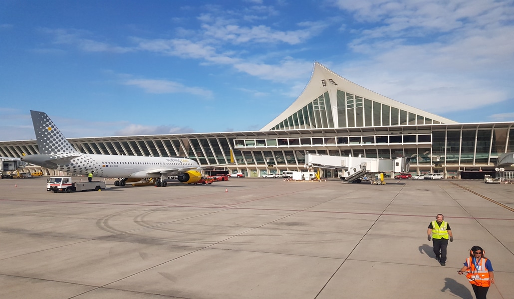 El desarrollo de Loiu: 13 millones de viajeros en el mismo espacio