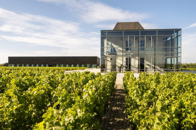 Top 10 most beautiful Bordeaux wine châteaux! - Bordeaux Secret