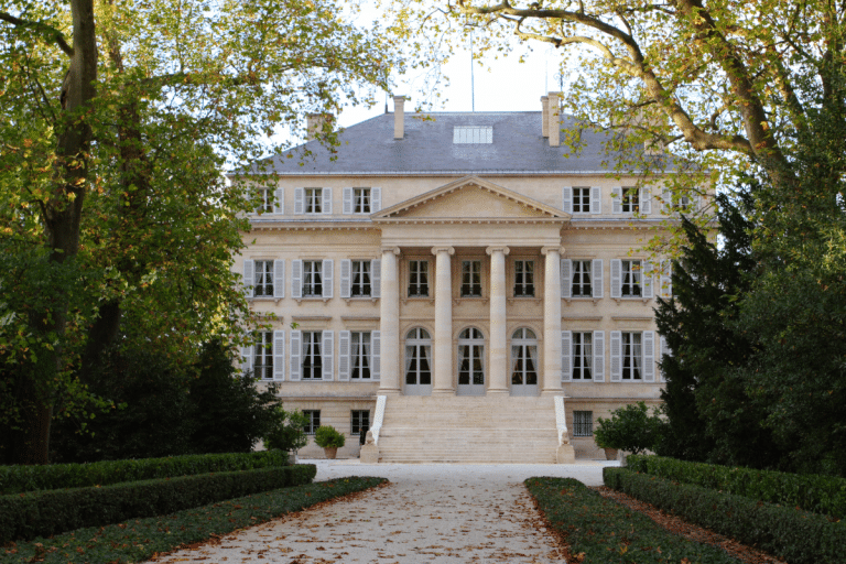 Top 10 most beautiful Bordeaux wine châteaux! - Bordeaux Secret