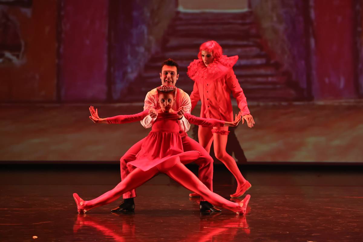 A magical evening in Bordeaux - a fairytale dance show inspired by ...