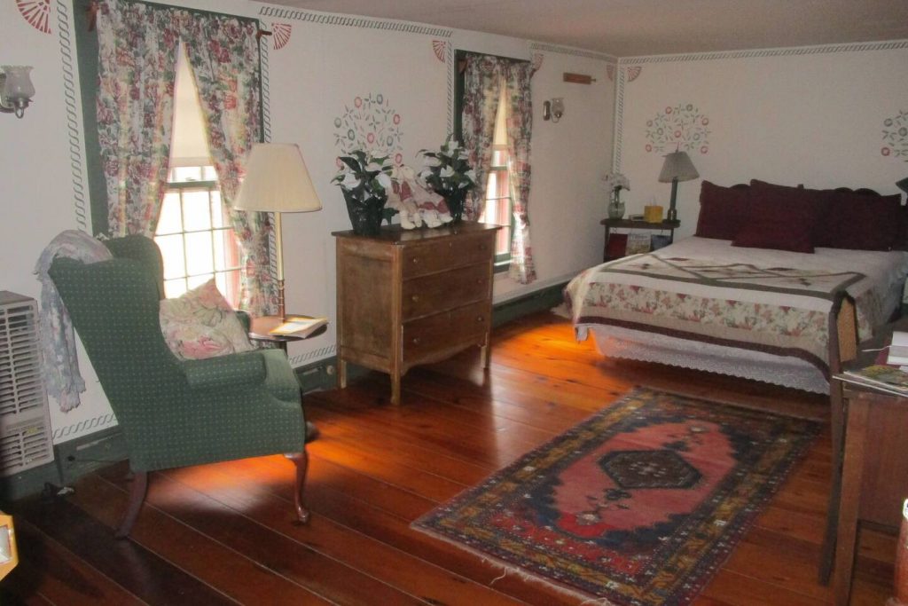 Spend A Spooky Weekend Away At This Haunted Inn Just Two Hours Away ...