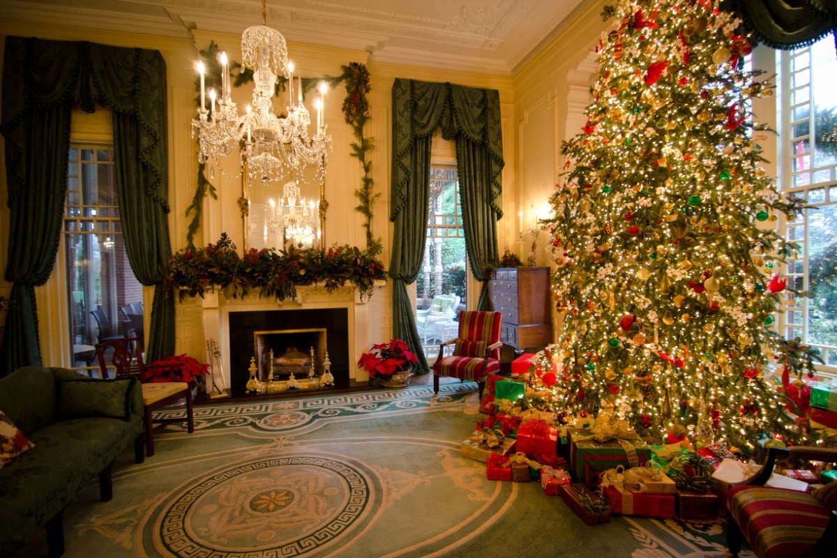 Lockwood-Mathews Mansion Among Top 10 Holiday Tours In US