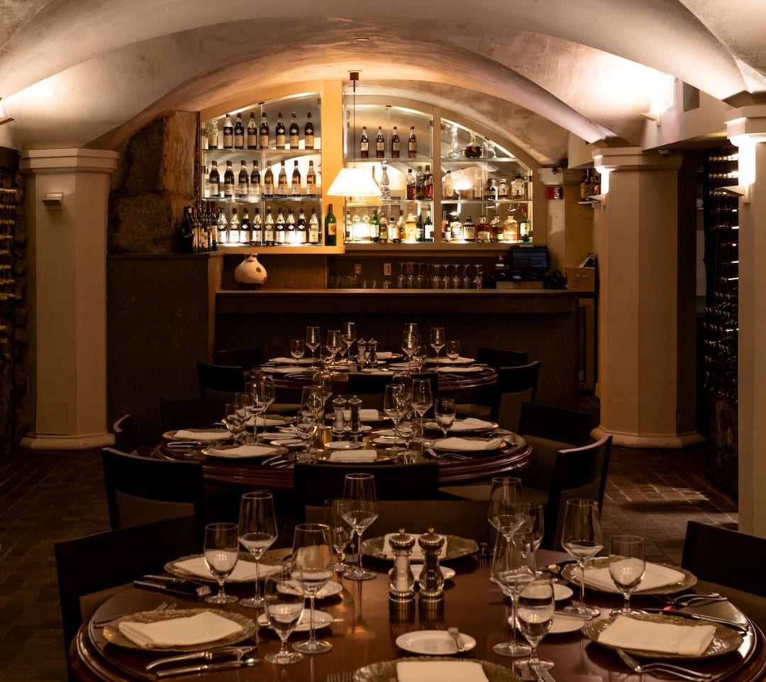 11 Sizzling Steakhouses In Boston With The Juiciest Steaks!