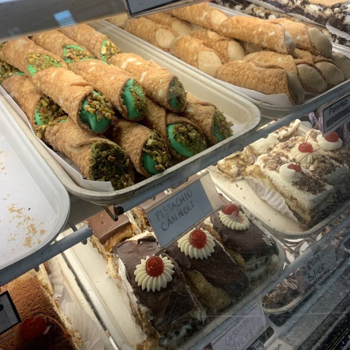 8 Brilliant Bakeries In Boston With Fest Pastries, Bread, & Beyond!