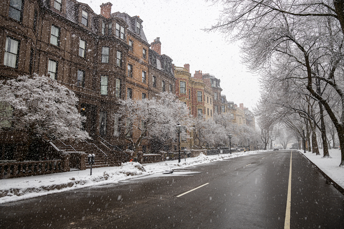 15 Of The Funniest Reactions To Boston's "Massive Snow Storm"