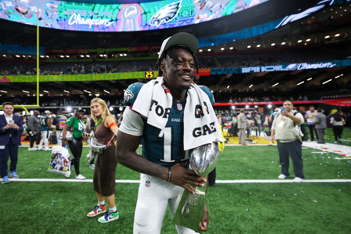Inner Excellence: Book Inspiring Champs On Super Bowl Sidelines