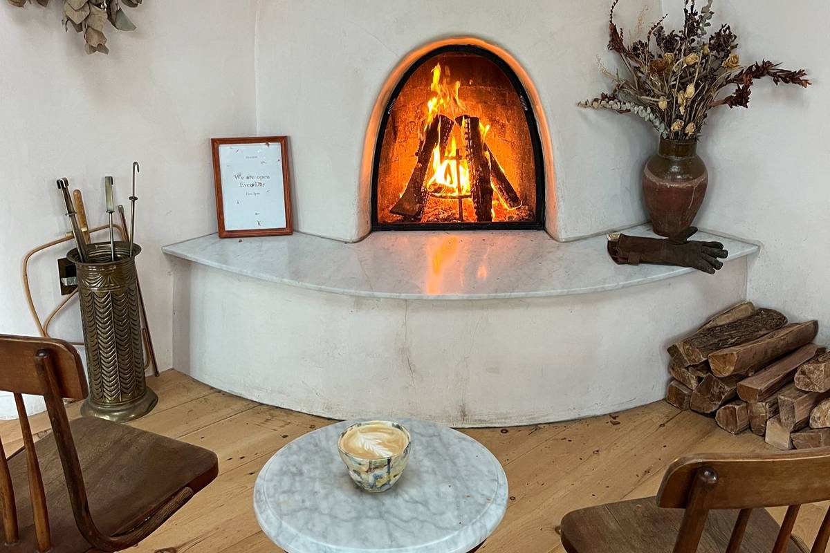 6 Coffee Shops And Cafes In Boston With Cozy Fireplaces—From A Dreamy ...