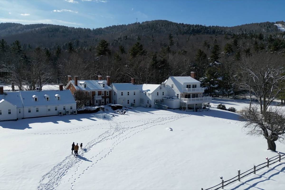 This 204-Year-Old Mountainside Inn 90 Minutes From Boston Has 54 Acres ...