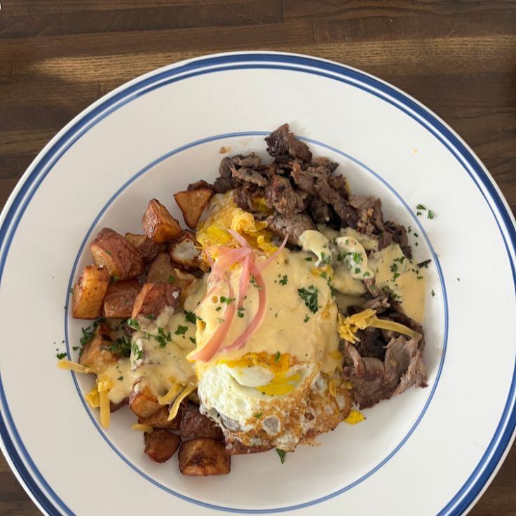 This 204-Year-Old Mountainside Inn 90 Minutes From Boston Has 54 Acres ...