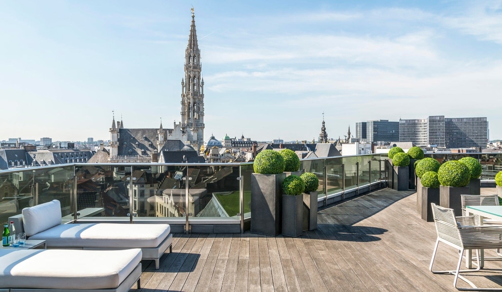 Le rooftop secret du Warwick Brussels avec vue sur la Grand-Place a ...