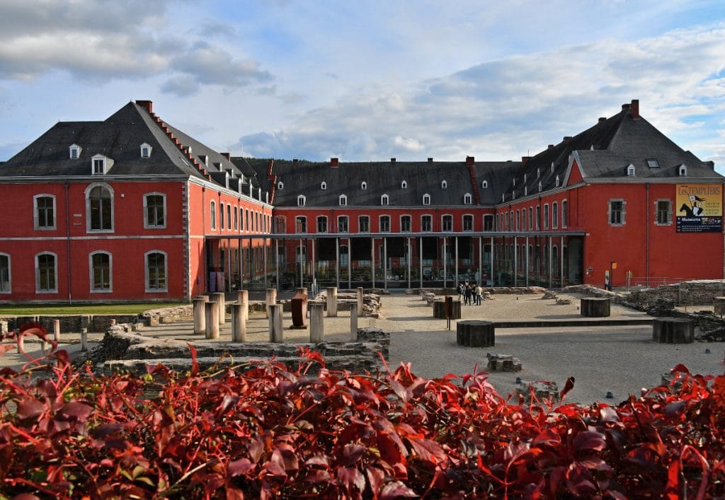 L'Abbaye de Stavelot, le joyau rouge de Wallonie à 2h de Bruxelles