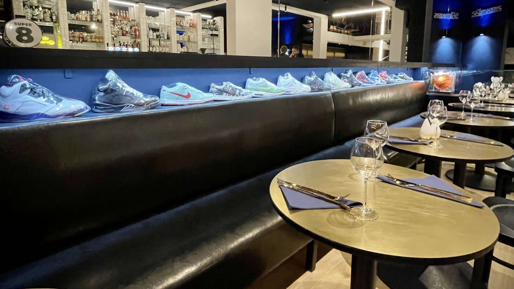 The Sneakers Café : des cocktails et des baskets à Bruxelles