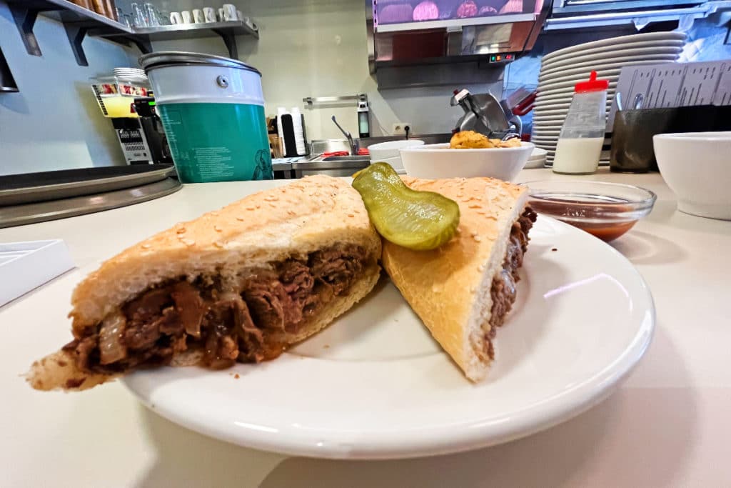Ce deli américain propose le Philly Cheesesteak à Bruxelles