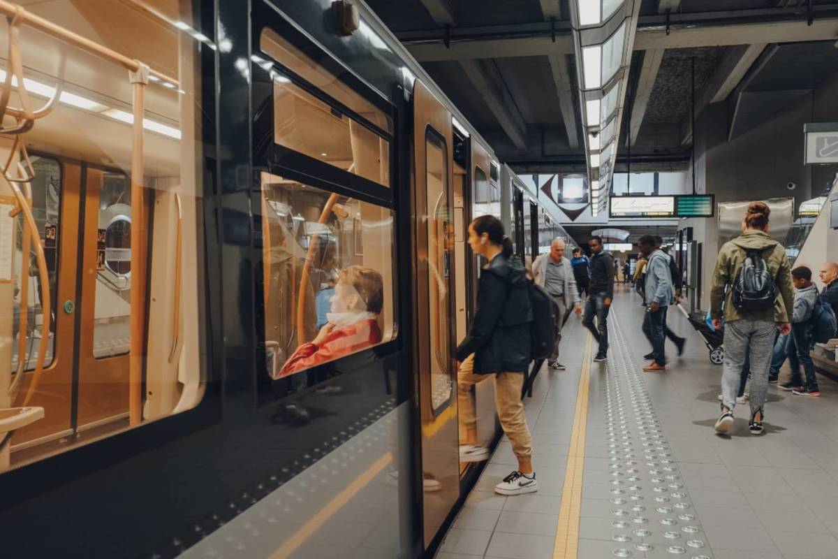 Ce plan montre le temps de marche entre chaque station de métro à Bruxelles