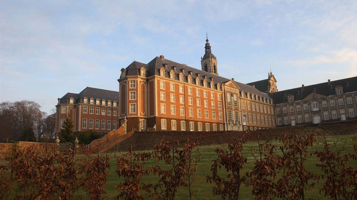 Less than an hour from Brussels, this 1134 abbey reveals fine sand ...