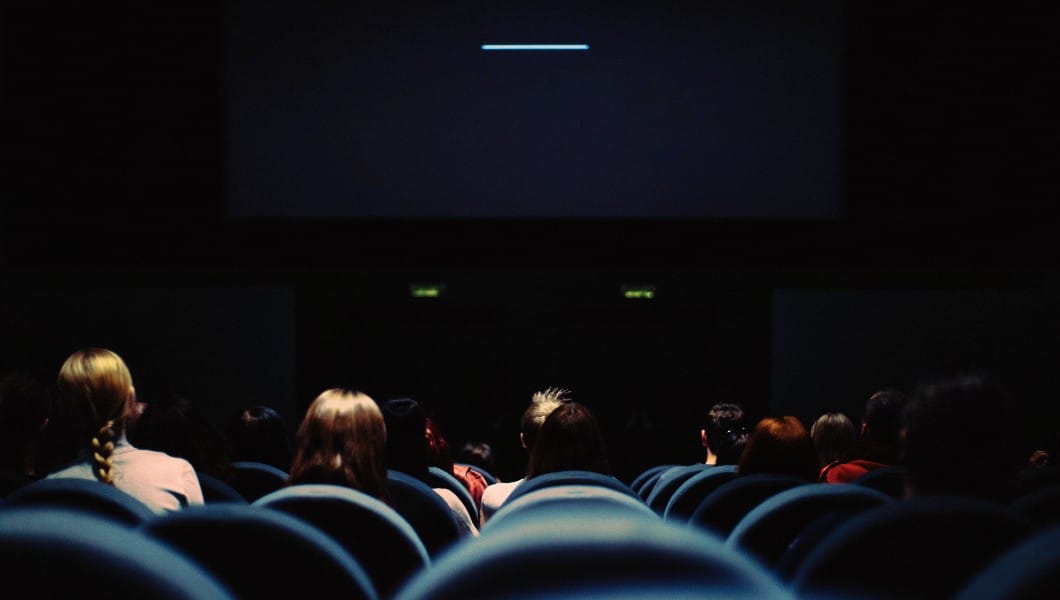 Renta una sala de cine para ti y tus amigos