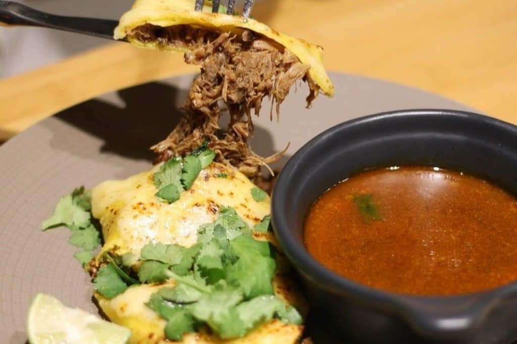 ¿Hambre en las mañanas? ¡Estos lugares tienen desayunos con carne!