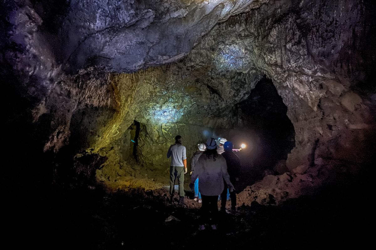 Volcán Xitle: senderismo, rapel y cuevas en el Ajusco