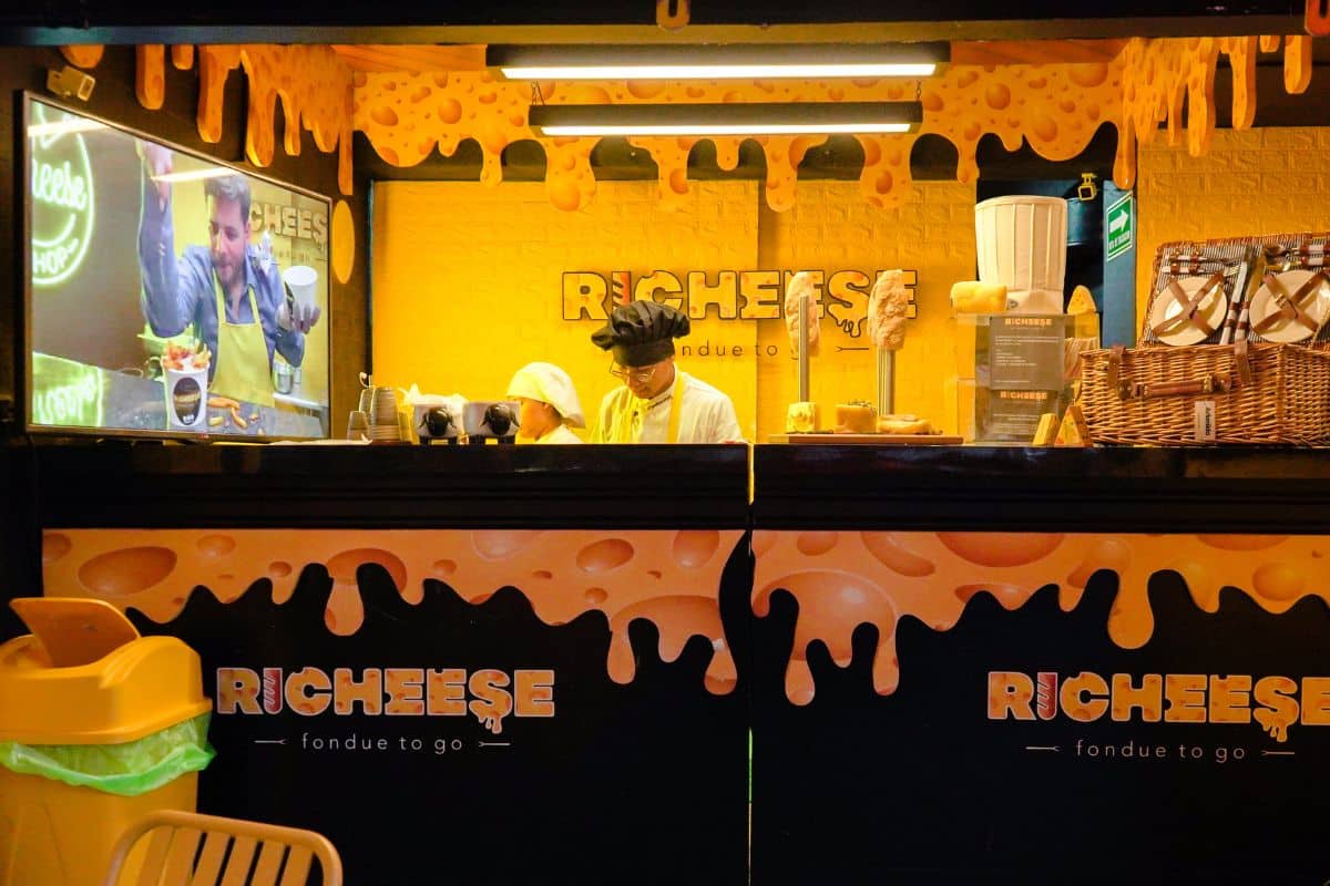Richeese, baguettes con queso para disfrutar en Parque España - Lado.mx