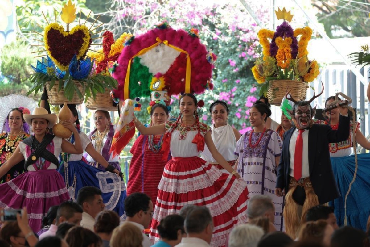 ¡Lánzate a ver un documental de la Guelaguetza en el Zócalo!