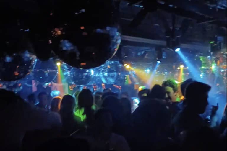Guía de antros en CDMX para bailar, echar drinks y fiesta