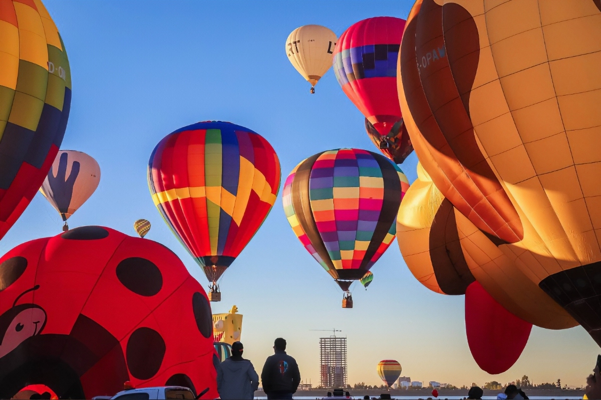 FIG 2024: 200 Giant Balloons At The Leon Balloon Festival