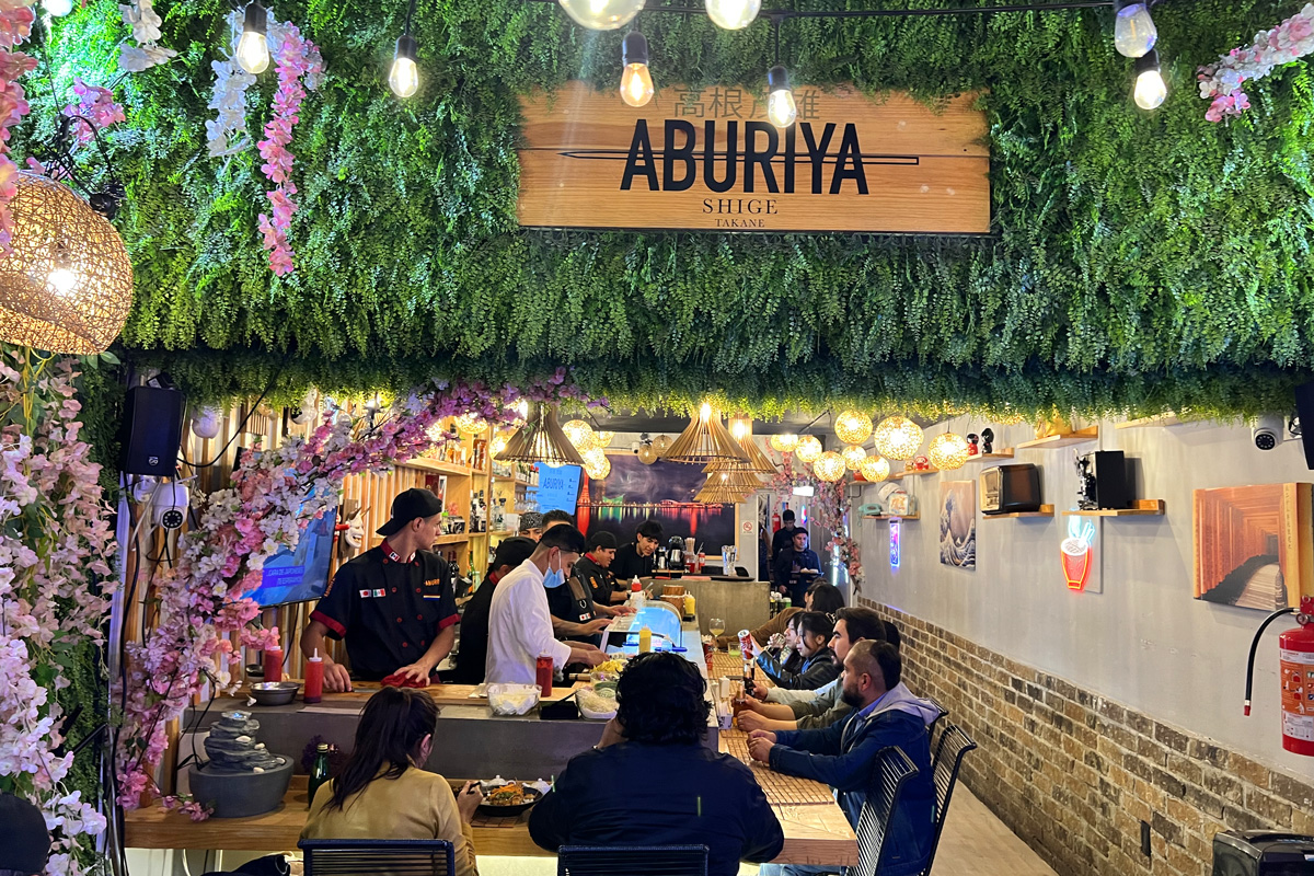 Aburiya: ¡Promoción de sushi 3x1 diario, karaoke y más!