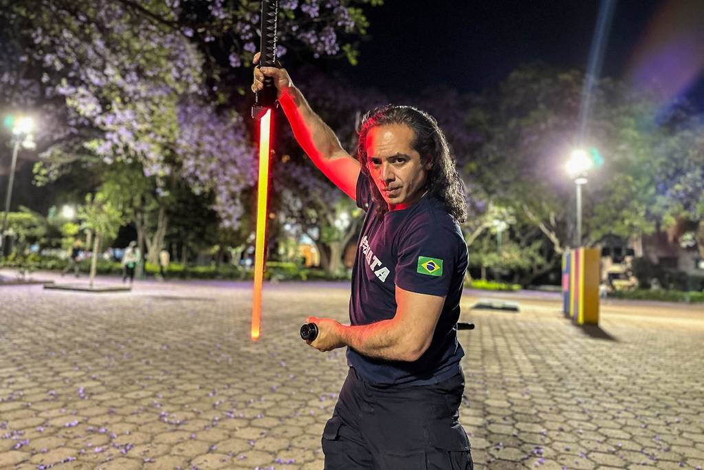 ¡Éntrale a estas clases de sables de luz en la CDMX!