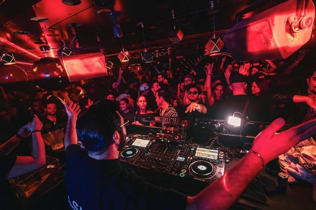 Antros en la Roma con fiesta y ambiente divertidísimo