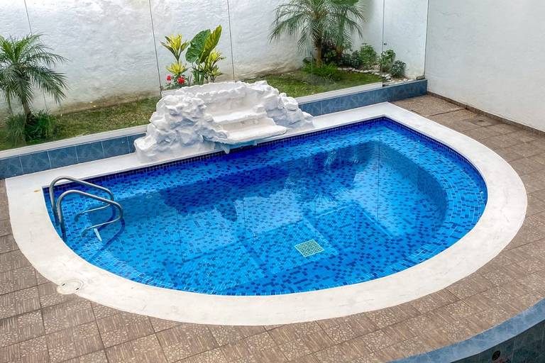 Moteles con alberca en CDMX perfectos para una pool party