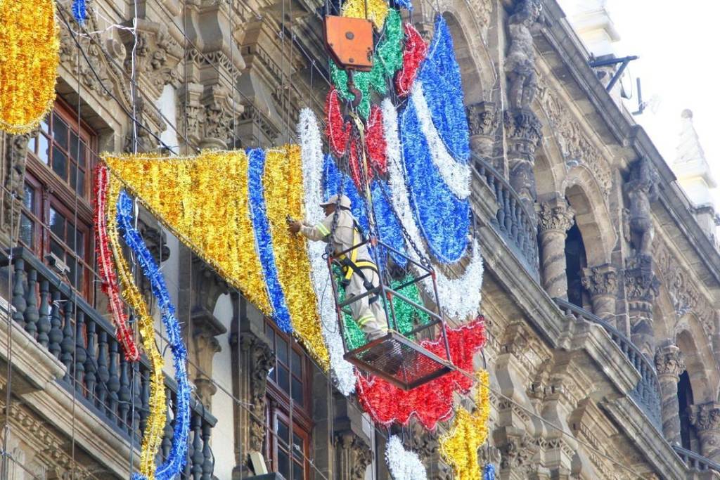 Confirman alumbrado navideño 2024 en el Zócalo de CDMX