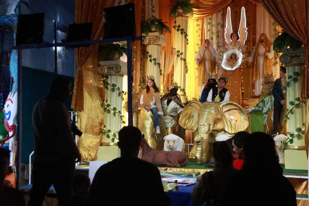 Romería de Reyes Magos en el Monumento a la Revolución