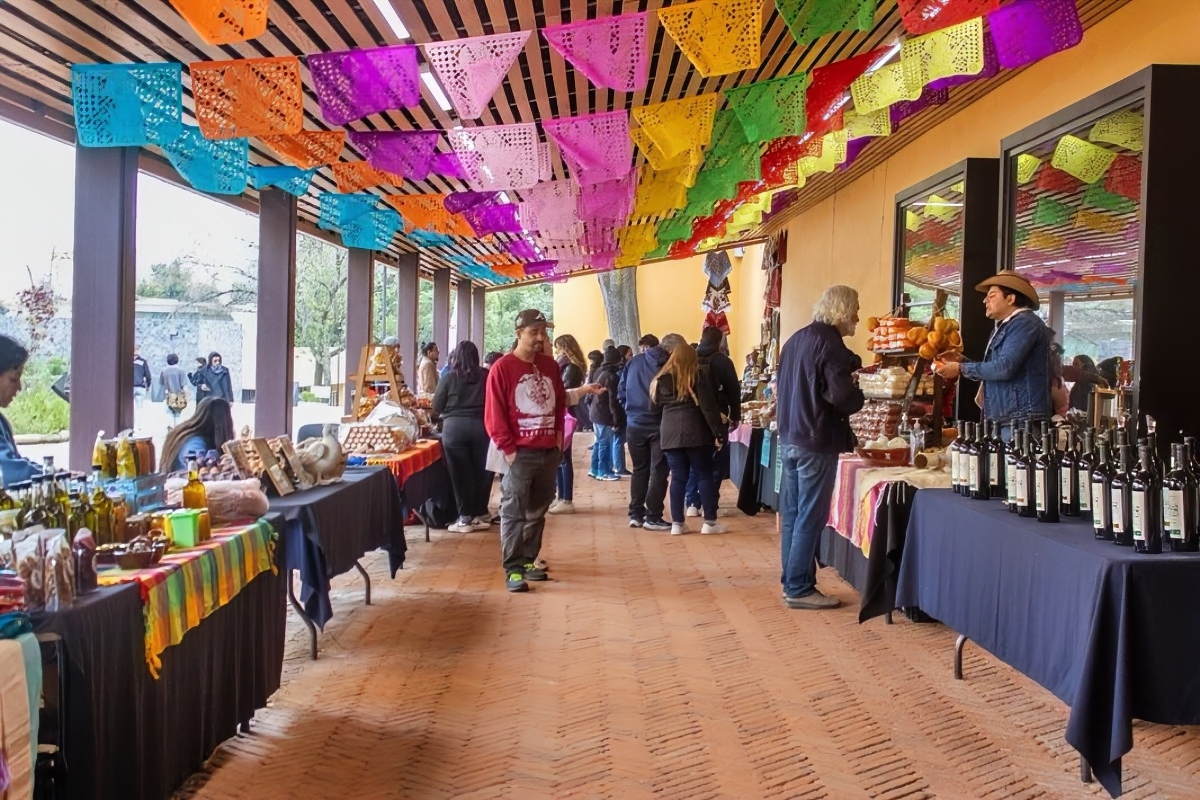 Mercado del Solar: Fresh, artisanal and organic products.