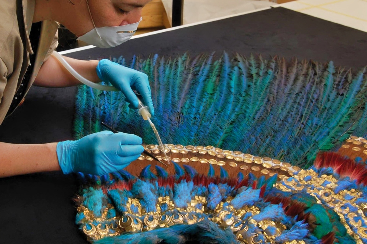 ¡El Penacho de Moctezuma iluminado en esta exposición gratuita!