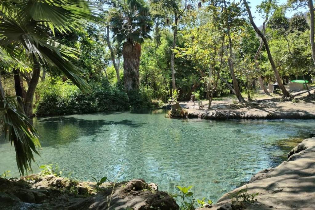 A dip in springs and waterfalls for $150 at this natural spa: ideal for ...