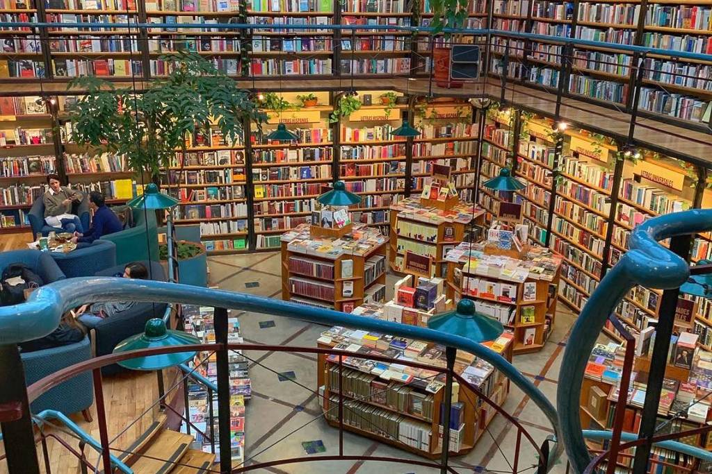Cafebrería El Péndulo de Polanco es más bonita que algunas librerías de ...