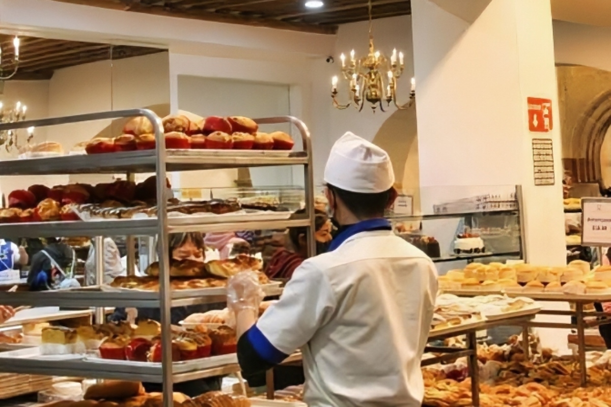 This tour through the cafes and bakeries of the Historic Center reveals ...