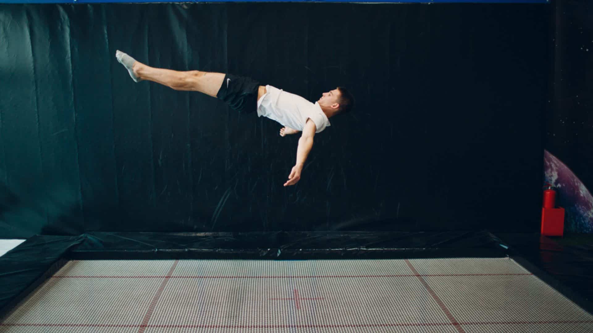 Airloop : la géante salle de trampolines qui va vous faire grimper au ...